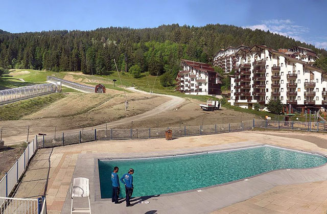 La Tania - latania.co.uk - La Tania Ski Resort, skiing snowboard ...